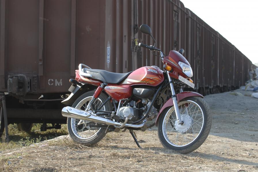Hero CD Deluxe Price 2021 - CD Deluxe Bike Variants, Mileage and Colors ...