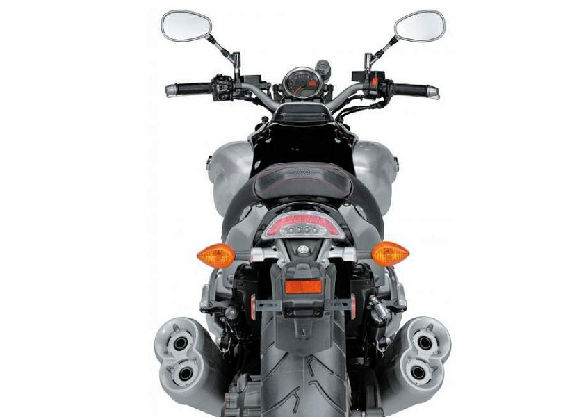 Yamaha VMAX Price 2021 - VMAX Bike Variants, Mileage and Colors | Droom
